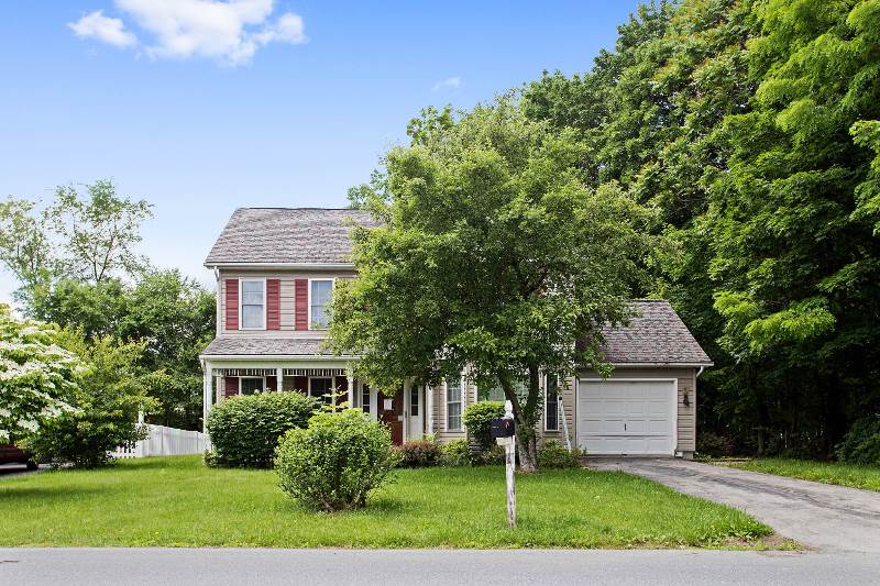 53 Inwood Ave, Poughkeepsie, NY 12601 (Sold NYStateMLS Listing #10395702)