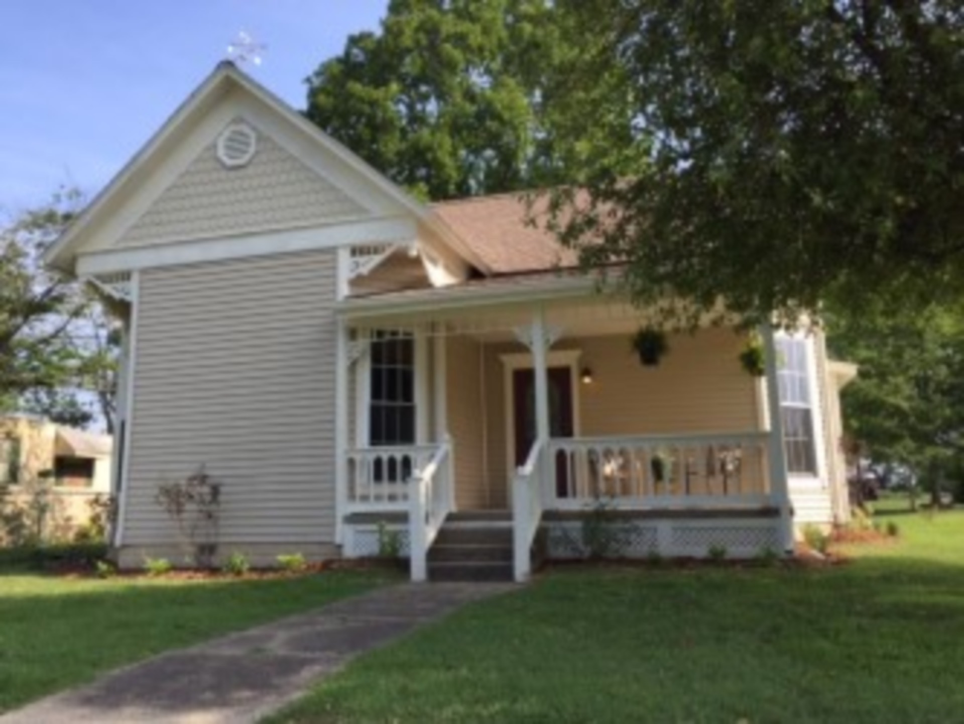 701 W. Main St., Crossville, IL 62827 (Sold MyStateMLS Listing #10405164)