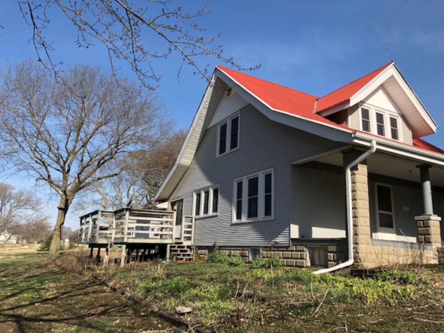 112 S 8th St, Howells, NE 68641 (Sold NYStateMLS Listing #10497715)