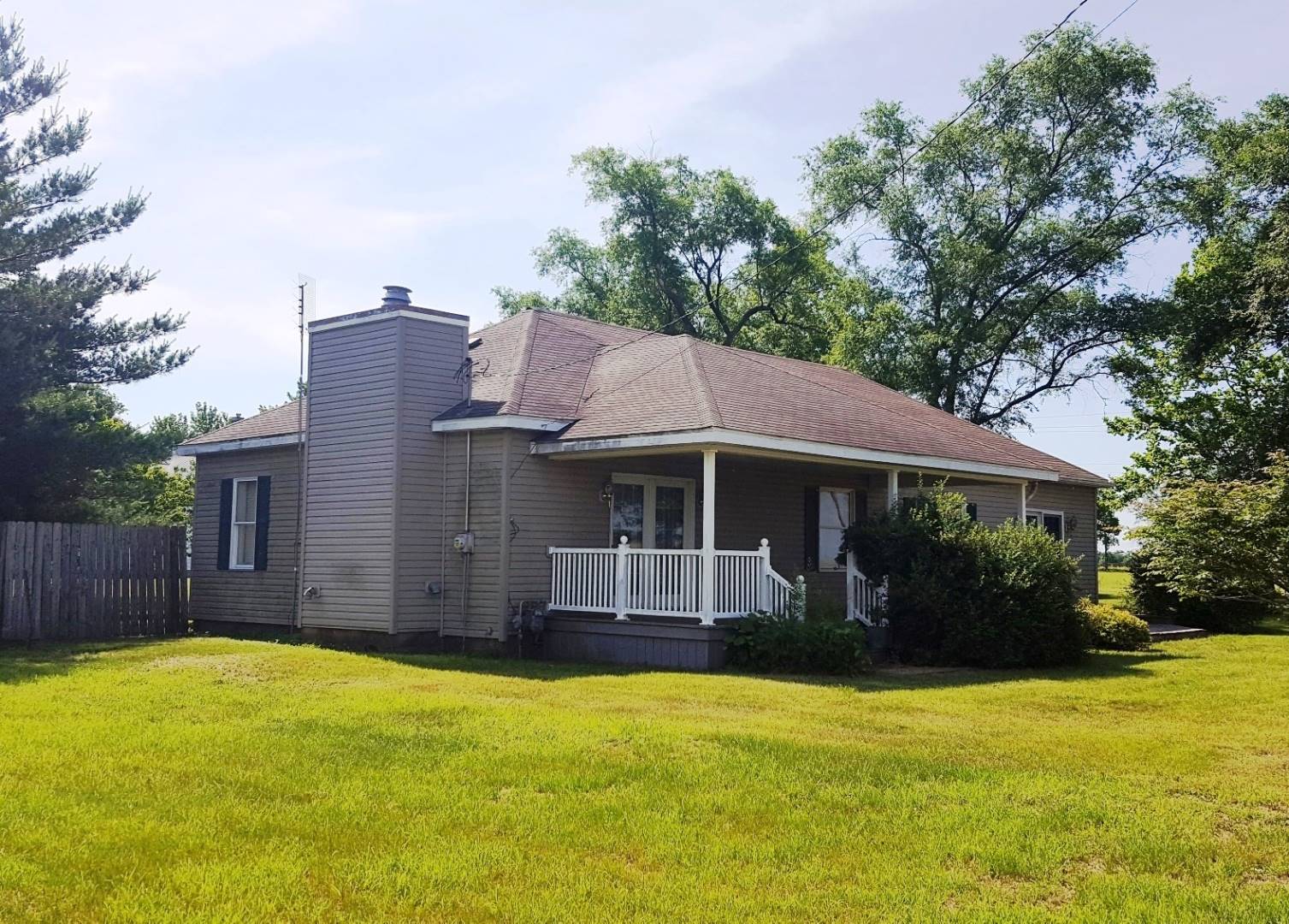 115 S. 8th, Kilbourne, IL 62655 (Sold NYStateMLS Listing #10506511)