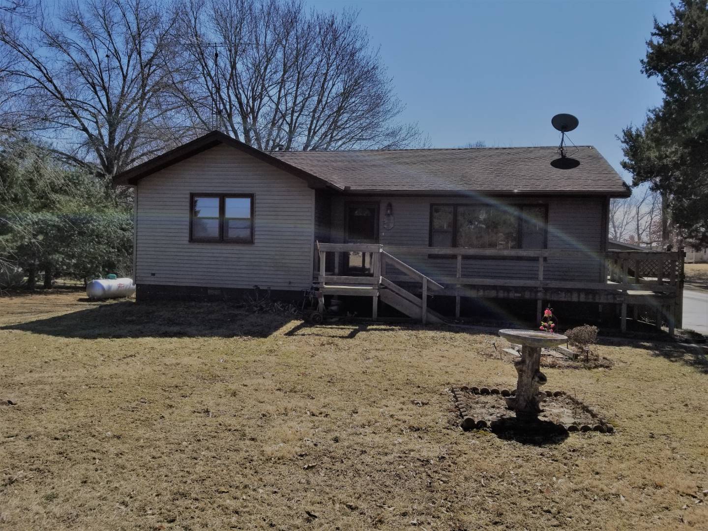 2698 N. 690 East Rd, Moweaqua, IL 62550 (Sold NYStateMLS Listing #10585098)