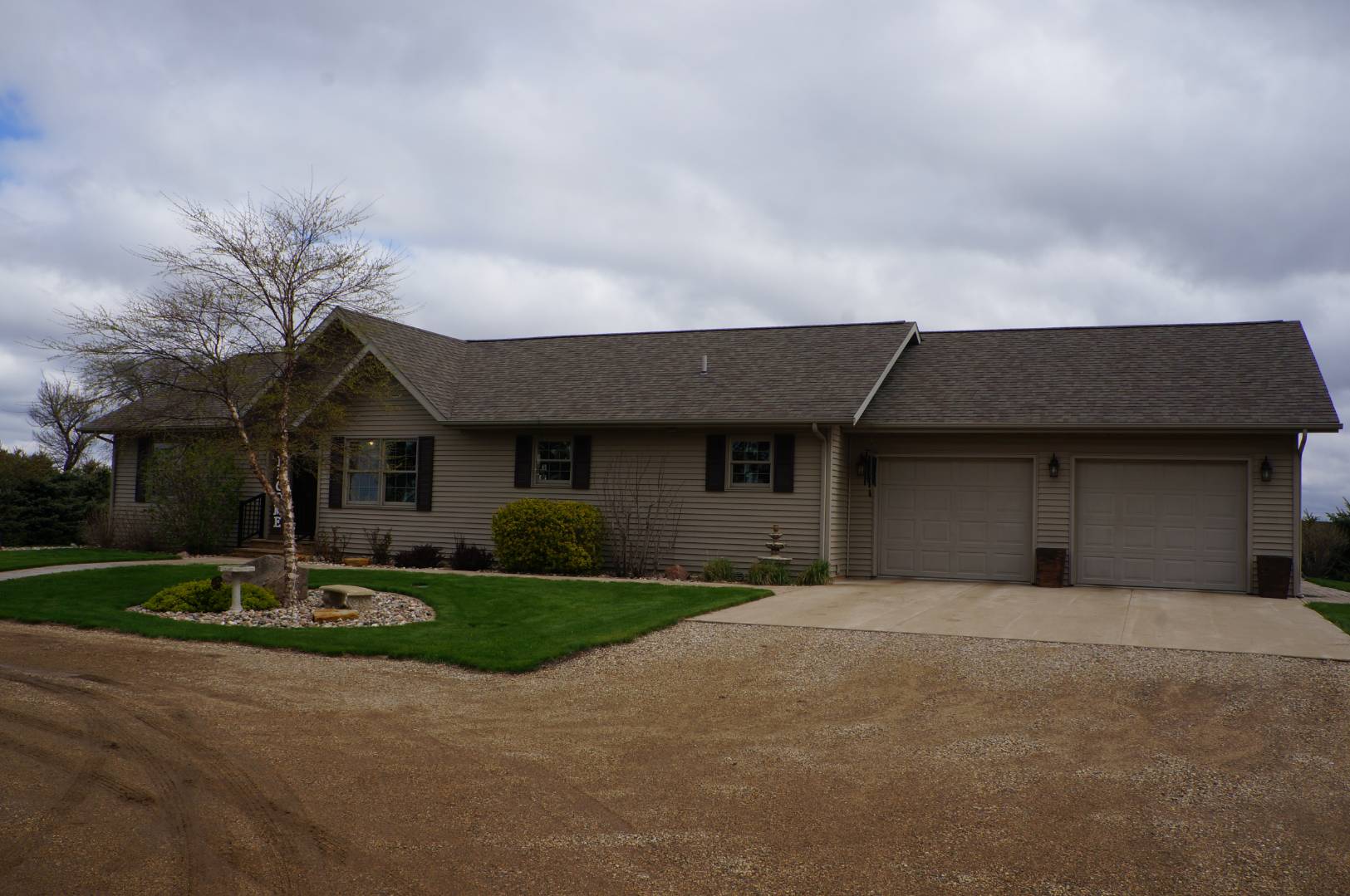 1136 Chestnut Ave, Larchwood, IA 51241 (Sold NYStateMLS Listing #10604882)